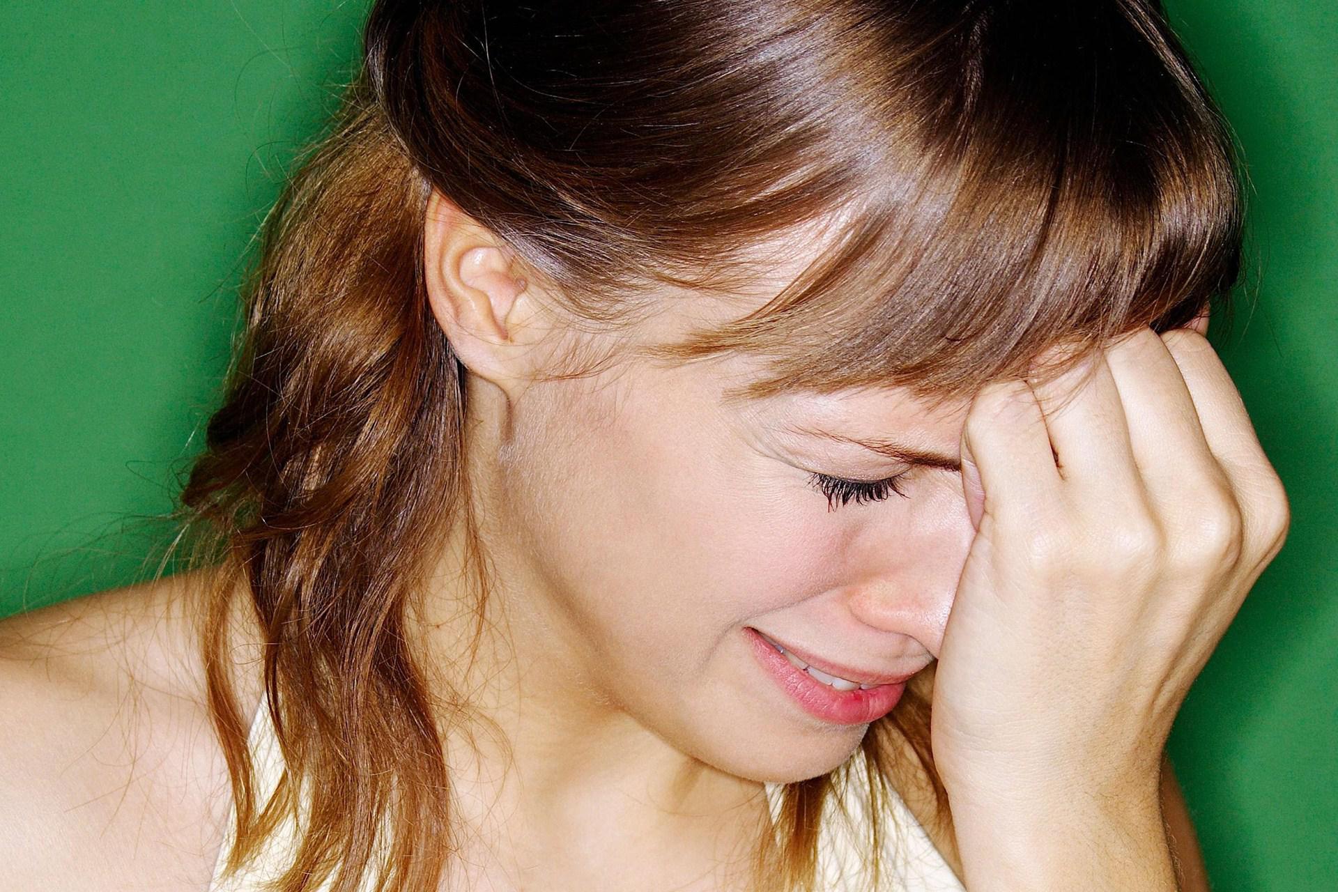 Hd A Girl Crying Wallpaper - 1920x1280 Wallpaper - teahub.io