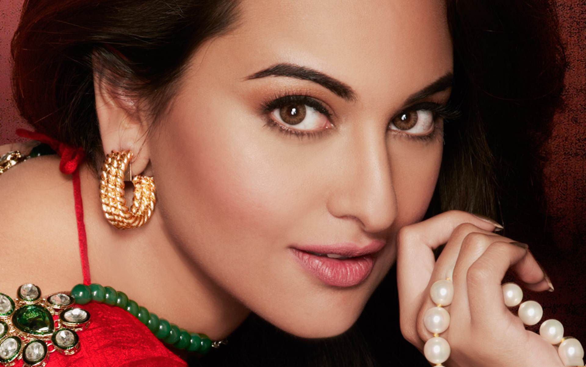 Download Sonakshi Sinha Wallpaper - Sonakshi Sinha Images Free Download ...