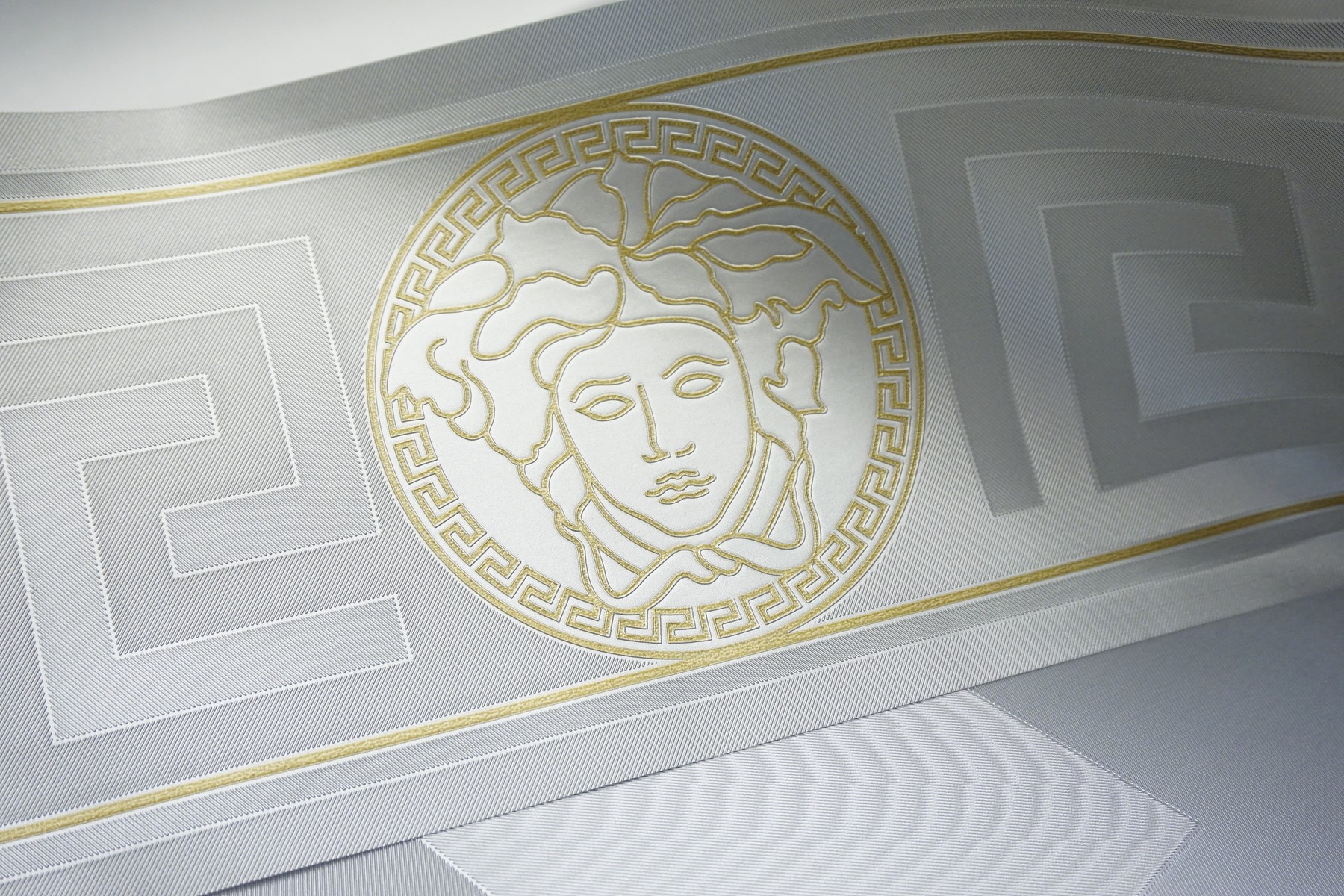 Versace Wallpaper Border Silver Gold - 1800x1200 Wallpaper - teahub.io