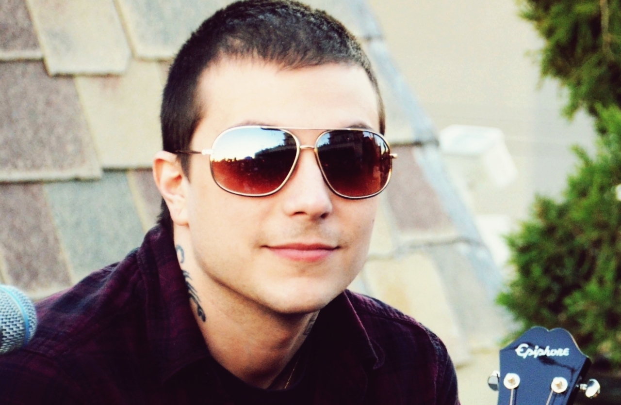 Frank Iero - Frank Iero Short Hair - 1280x836 Wallpaper - teahub.io