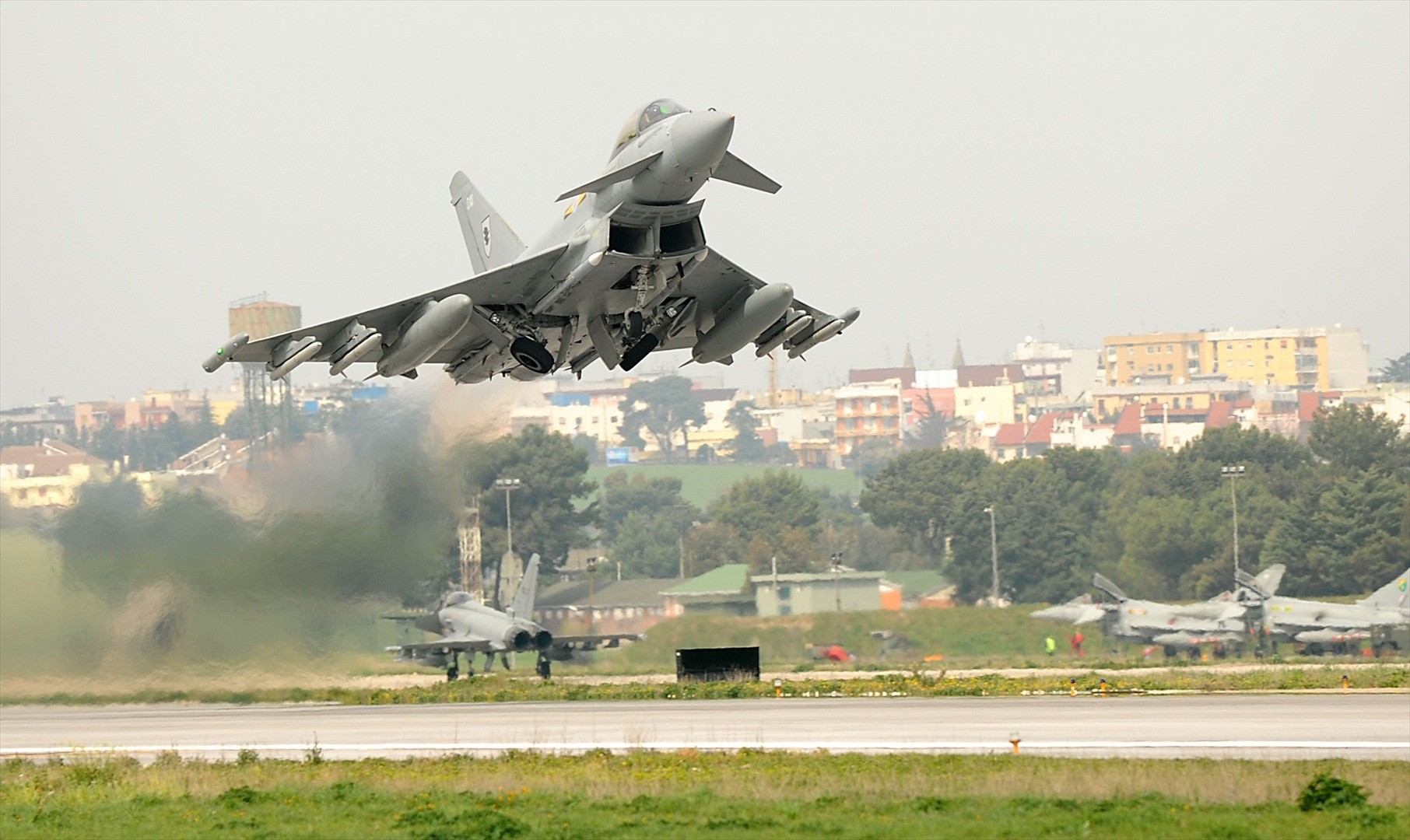Eurofighter Typhoon Take Off - 1812x1080 Wallpaper - teahub.io