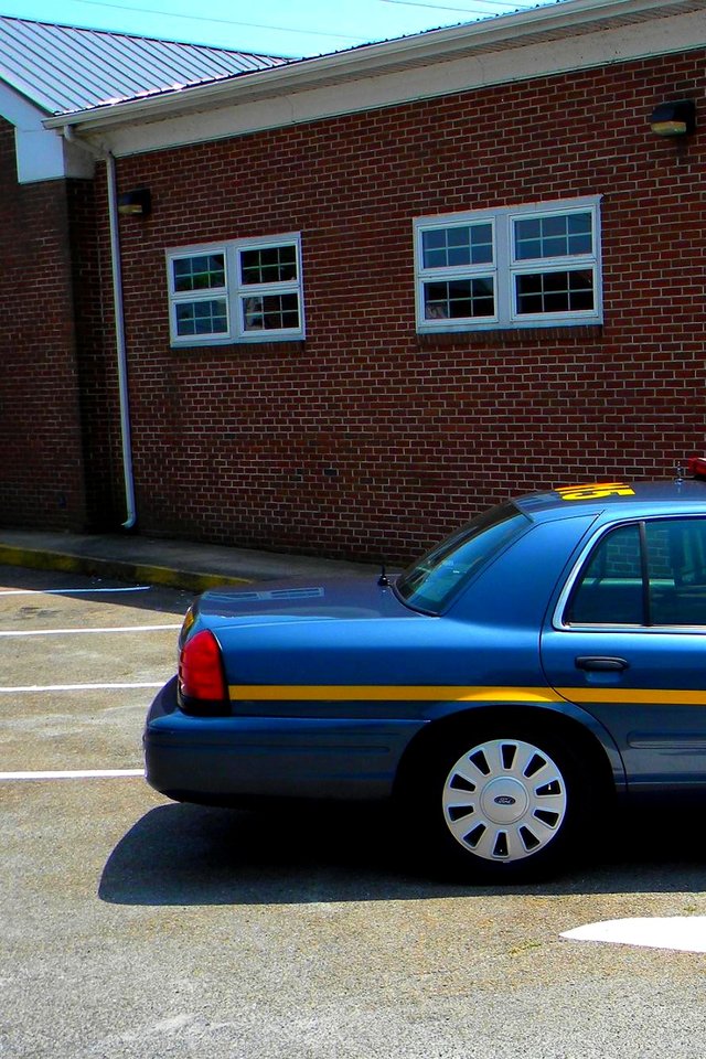Delaware State Police Car - 640x960 Wallpaper - teahub.io