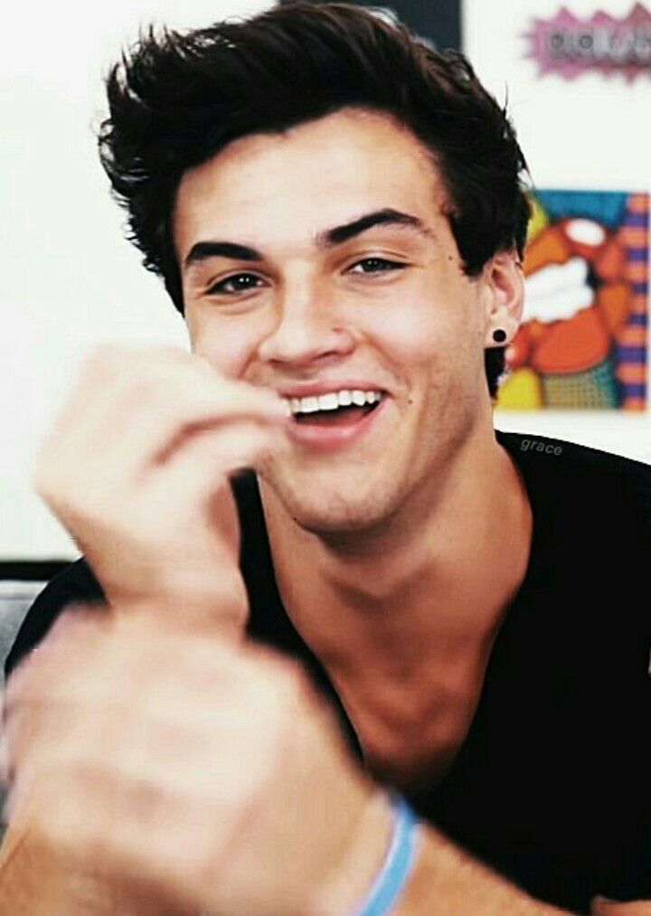 Ethan Dolan Smiling 2019 - 720x1013 Wallpaper - teahub.io