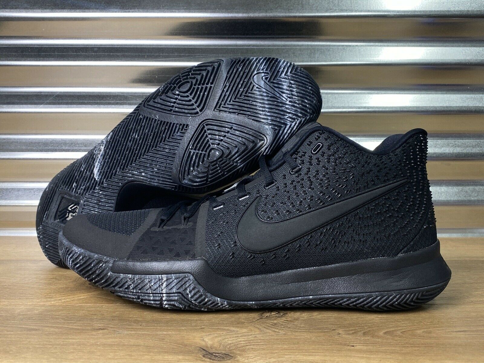 Download Triple Black Basketball Shoes - Teahub.io