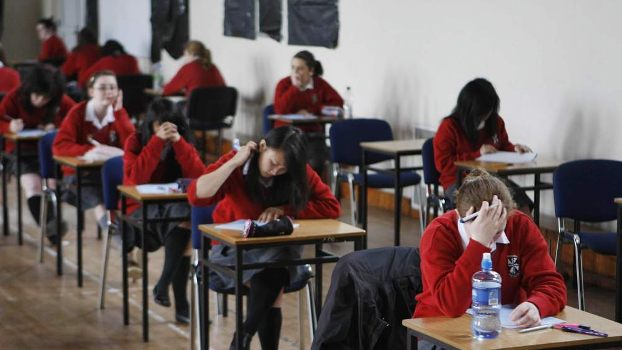 Pupils Sitting An Exam - Melbourne Reservoir High School - 2048x1152 ...