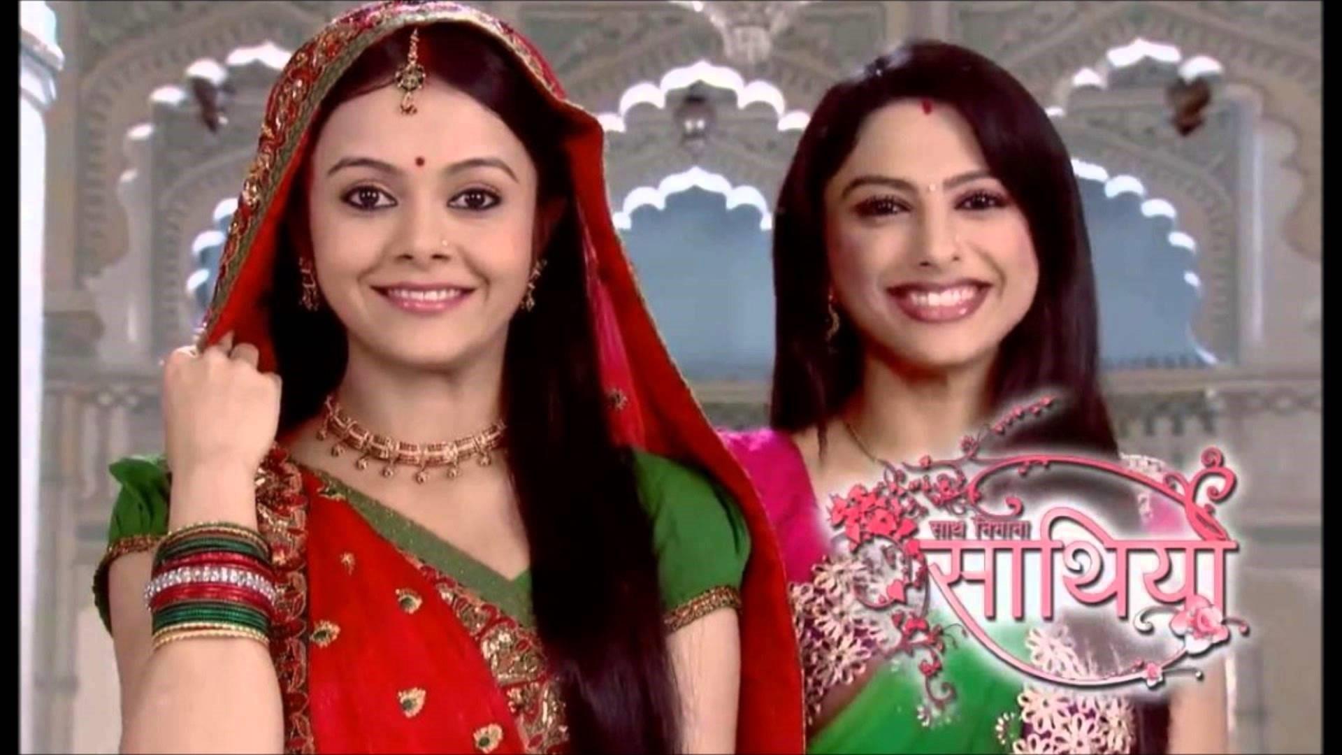 Giaa Manek As Gopi And Rucha Hasabnis As Rashi In Sath - Serial Saath ...