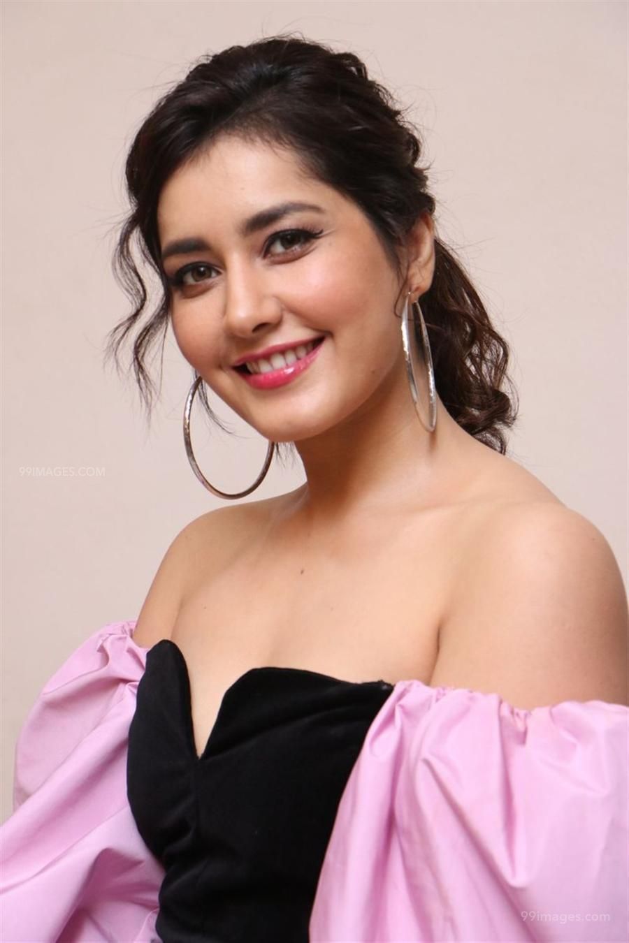 Actress Rashi Khanna Latest Hot Photos At Prati Roju Pratiroju Pandage Movie Actress