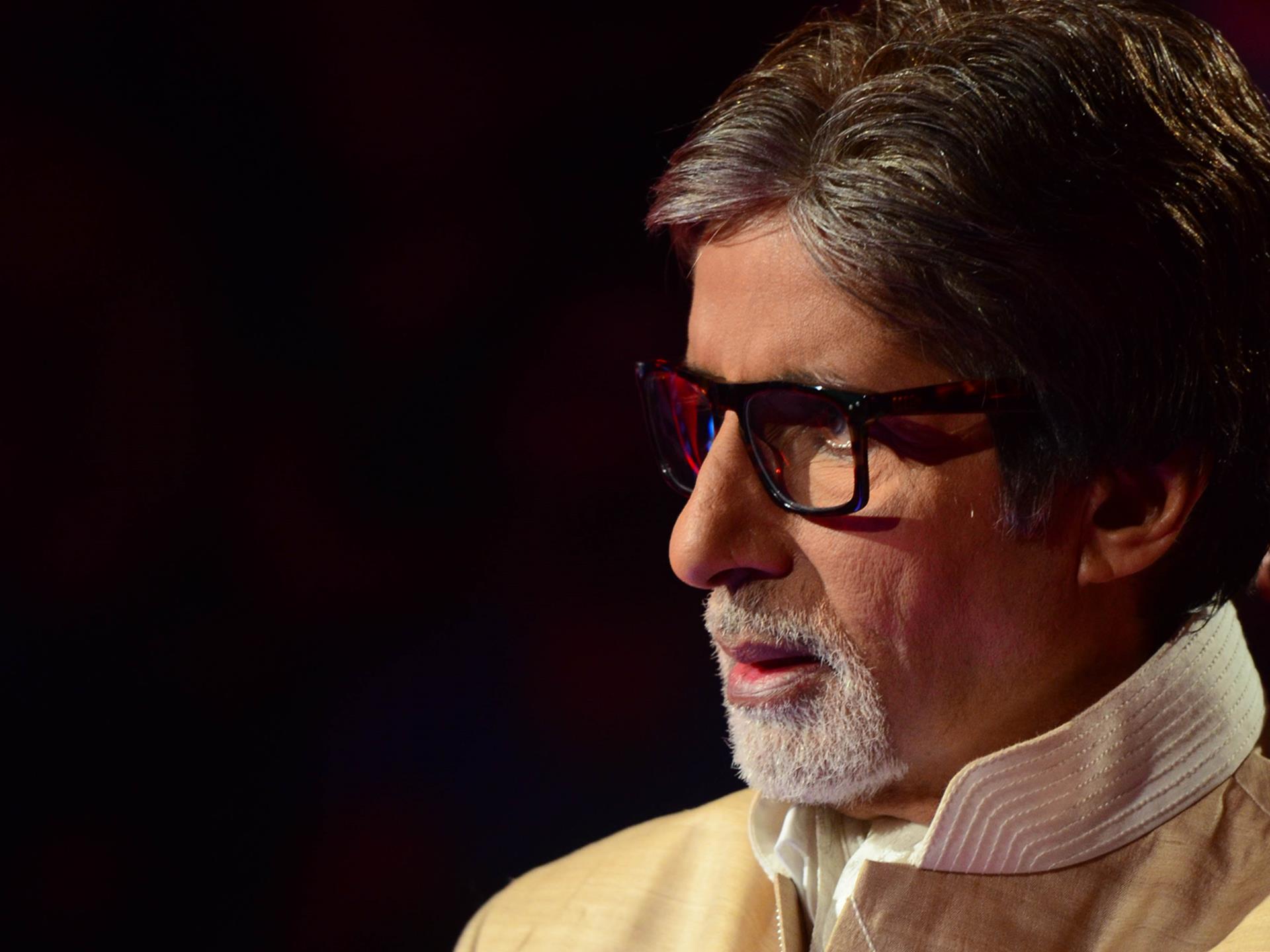 Amitabh Bachchan Brooch In Kbc - 1920x1440 Wallpaper - teahub.io