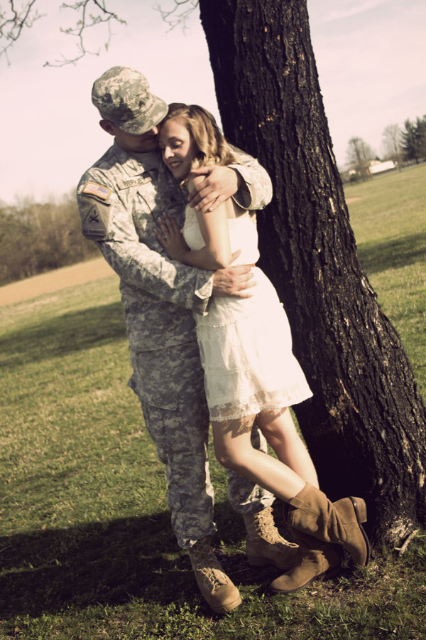 Army Soldier Engagement Photos - Soldiers Romantic - 600x900 Wallpaper ...