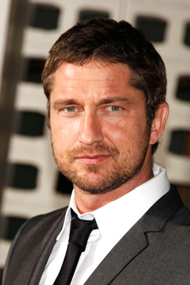 Clive Owen Gerard Butler - 640x960 Wallpaper - teahub.io