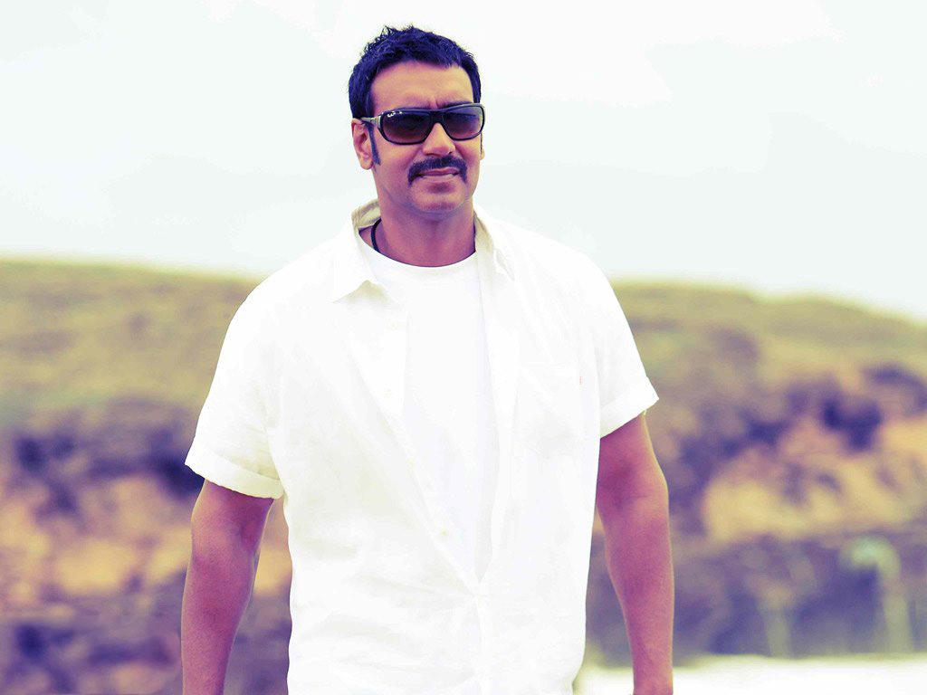 Ajay Devgan In White Shirt Photos - 1024x768 Wallpaper - teahub.io