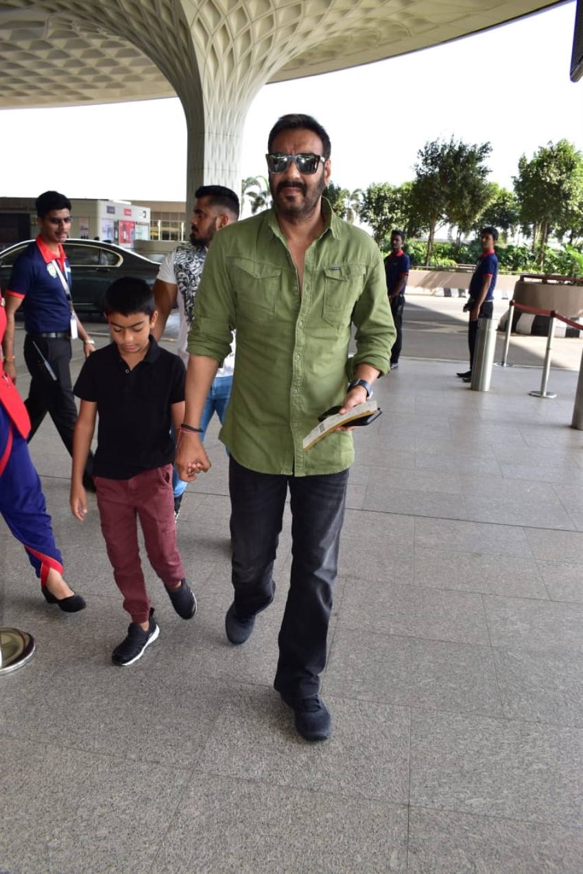 Ajay Devgan Photos - Fun - 850x1274 Wallpaper - teahub.io