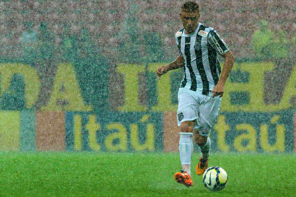 Kick Up A Soccer Ball - 1000x667 Wallpaper - teahub.io