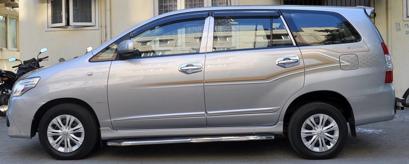 2019 Toyota Innova Exterior Hd Wallpaper - Toyota Innova 2015 Silver ...