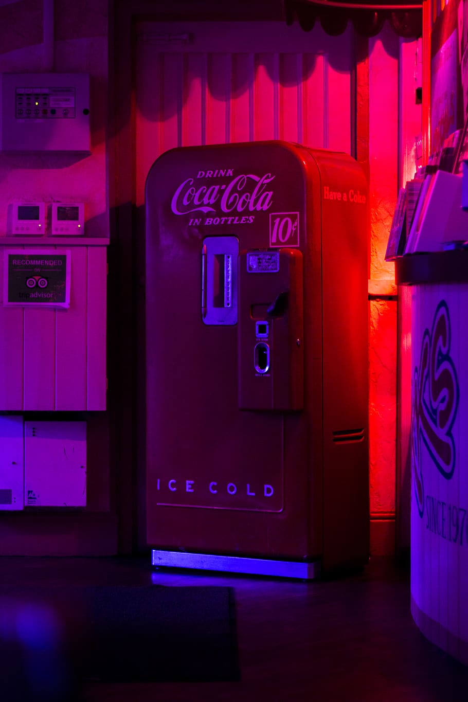 United Kingdom, Norwich, Neon, Retro, America, Diner, - Coca Cola ...