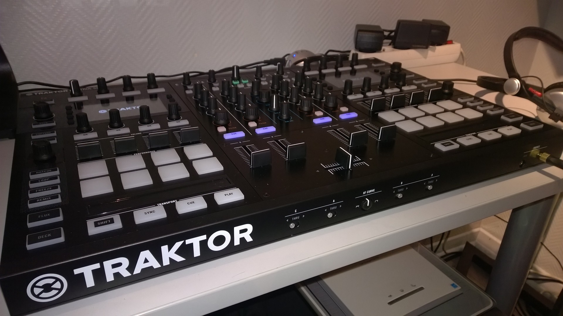 Native Instruments Traktor Kontrol S8 Aureliensmart - Native ... Native Instruments Traktor Kontrol S8 Aureliensmart - Native ...