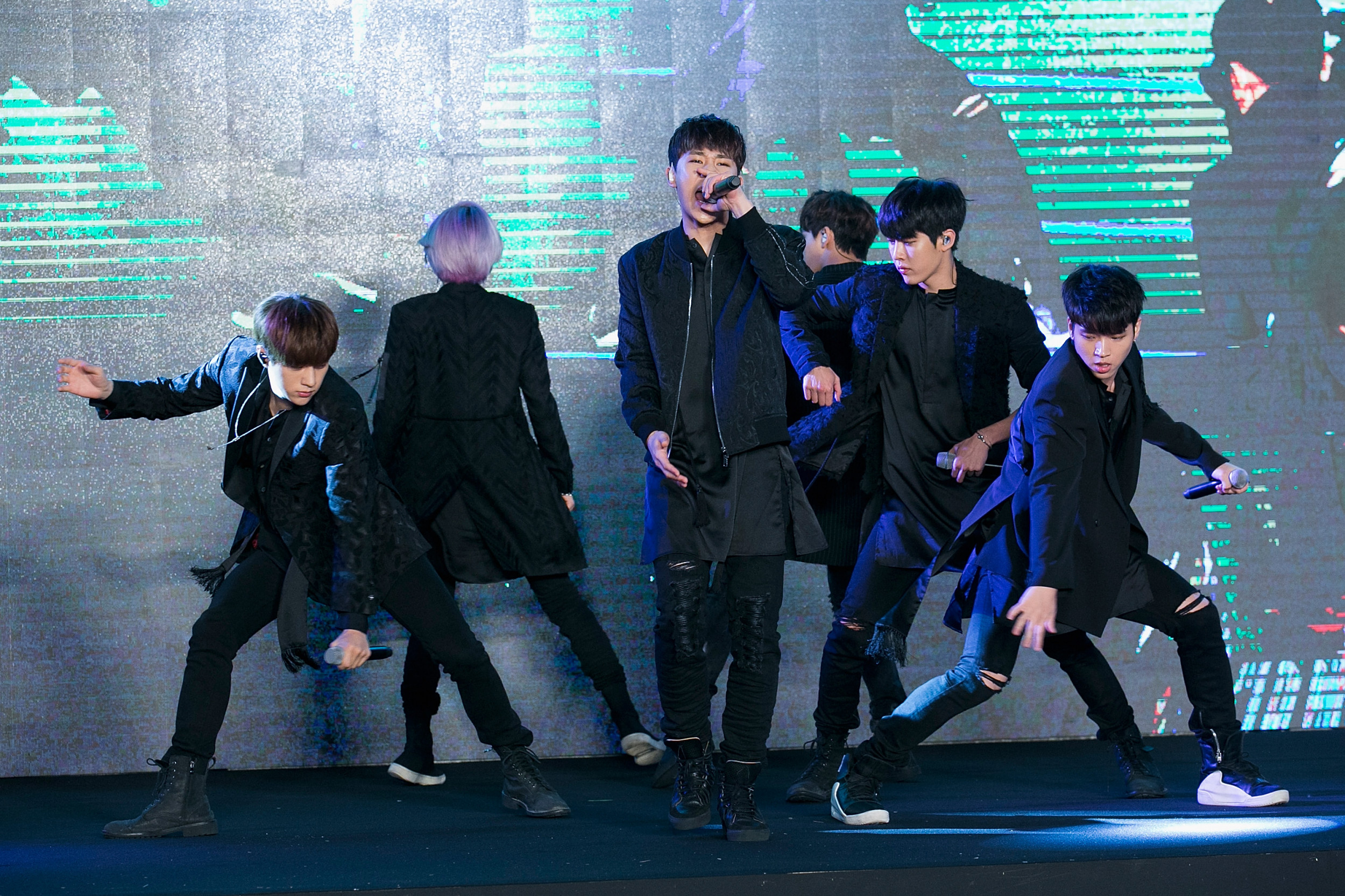 Infinite Vocalist L Announces Departure From Label - Stage - 2500x1667 ...