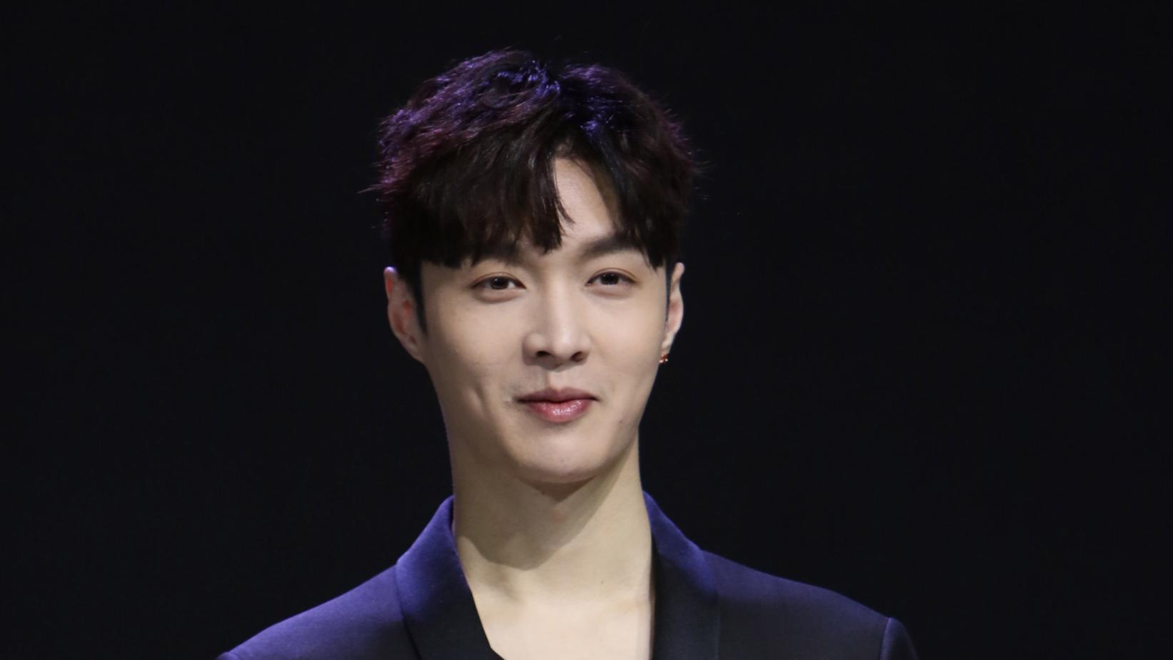 Lay Zhang - Lay En Los Grammy - 1642x924 Wallpaper - teahub.io