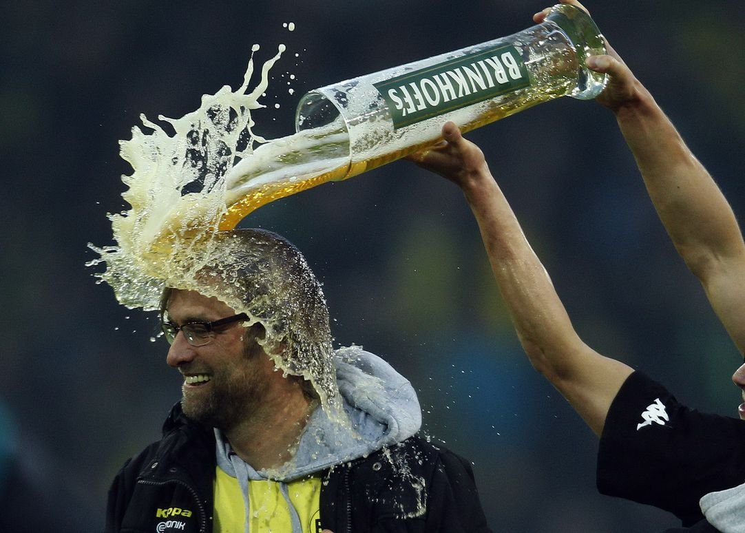 Jurgen Klopp Drinking Beer - 1082x774 Wallpaper - teahub.io