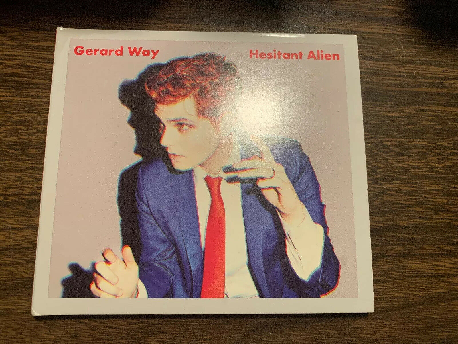 Gerard Way Hesitant Alien - 1600x1200 Wallpaper - teahub.io