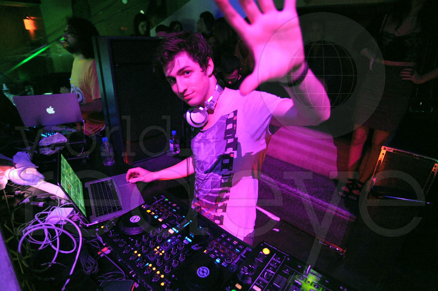 Virtual Self - Virtual Self Live Set - 900x599 Wallpaper - teahub.io