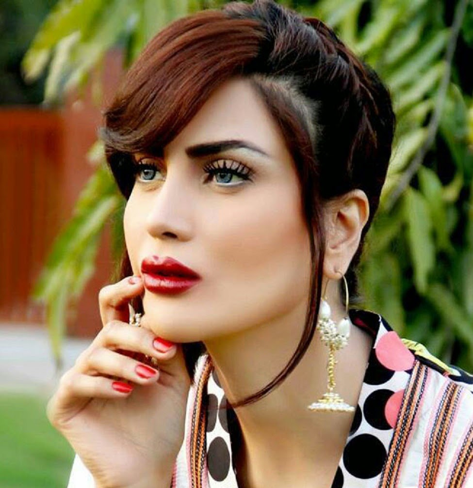 Fiza Ali Hd Wallpaper - Girl - 975x1007 Wallpaper - teahub.io