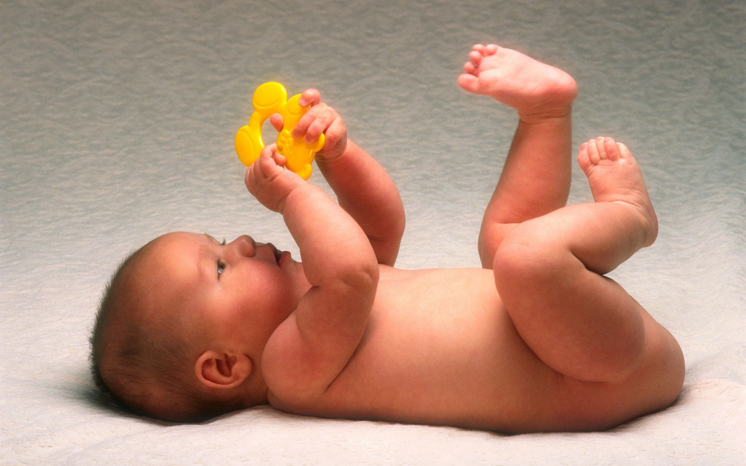 Supine 4 Month Baby - 2560x1600 Wallpaper - teahub.io