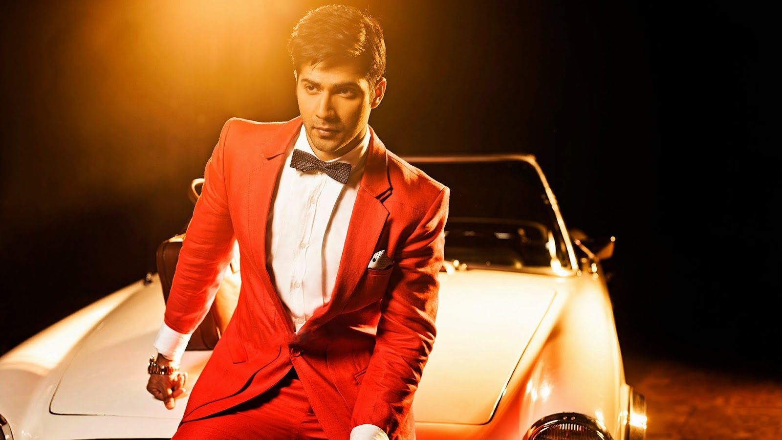 Varun Dhawan With Car - 1600x900 Wallpaper - teahub.io