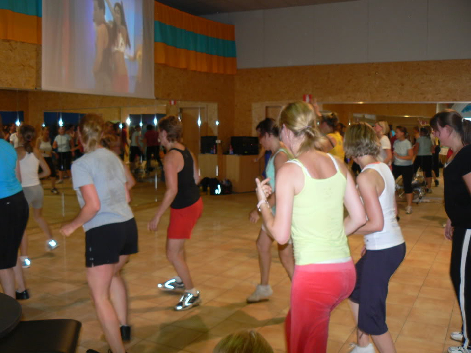 Zumba - 960x720 Wallpaper - teahub.io