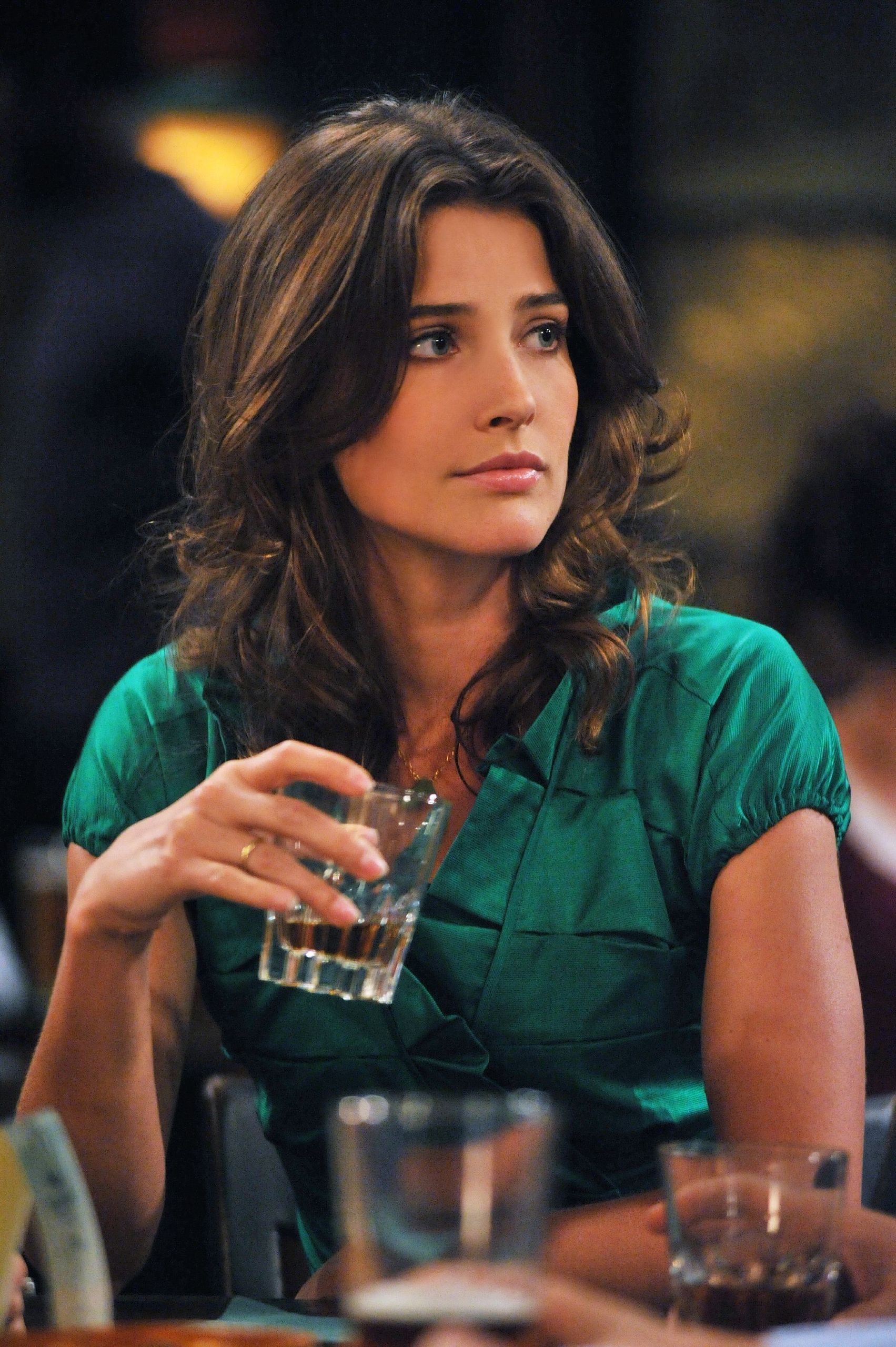Cobie Smulders Wallpaper - Met Your Mother Robin - 1703x2560 Wallpaper ...
