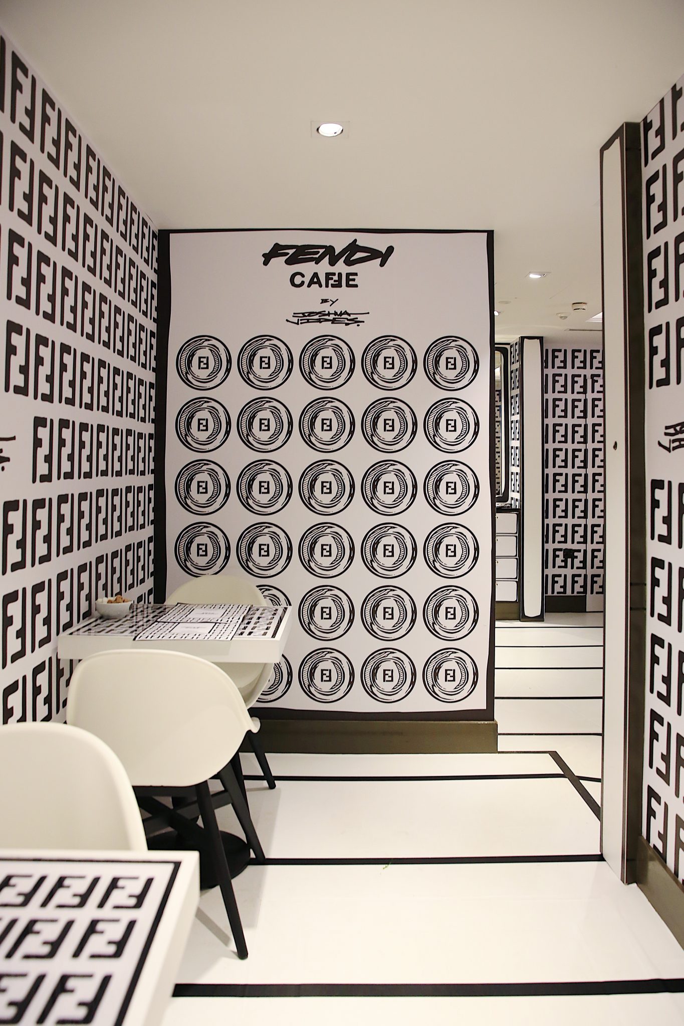 Fendi Cafe Pop Up - 1365x2048 Wallpaper - teahub.io