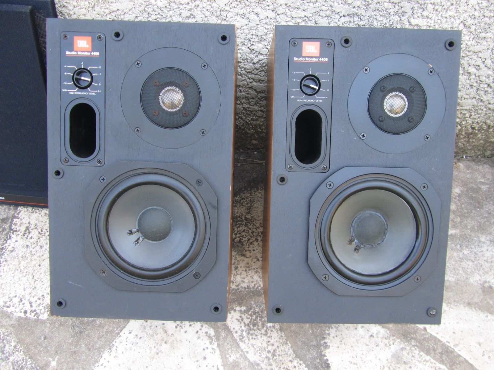 Studio Monitor - 1600x1200 Wallpaper - teahub.io