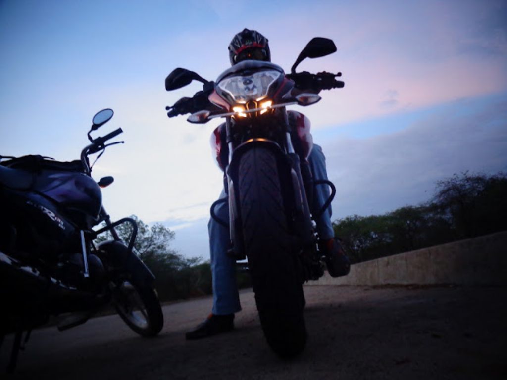 Pulsar 200 Ns Long Term Review - Ns 200 Riding - 1024x768 Wallpaper ...