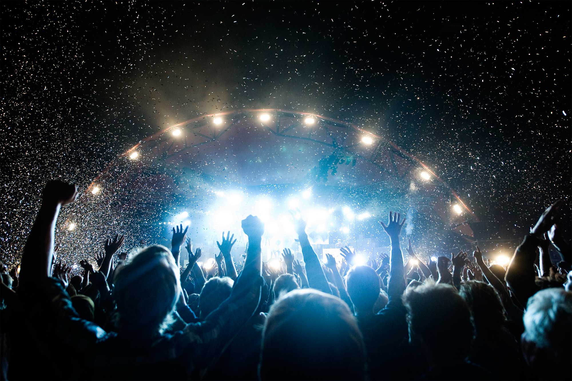 Concert Crowd Wallpaper - Edm Cover Photos For Facebook - 2000x1331 ...