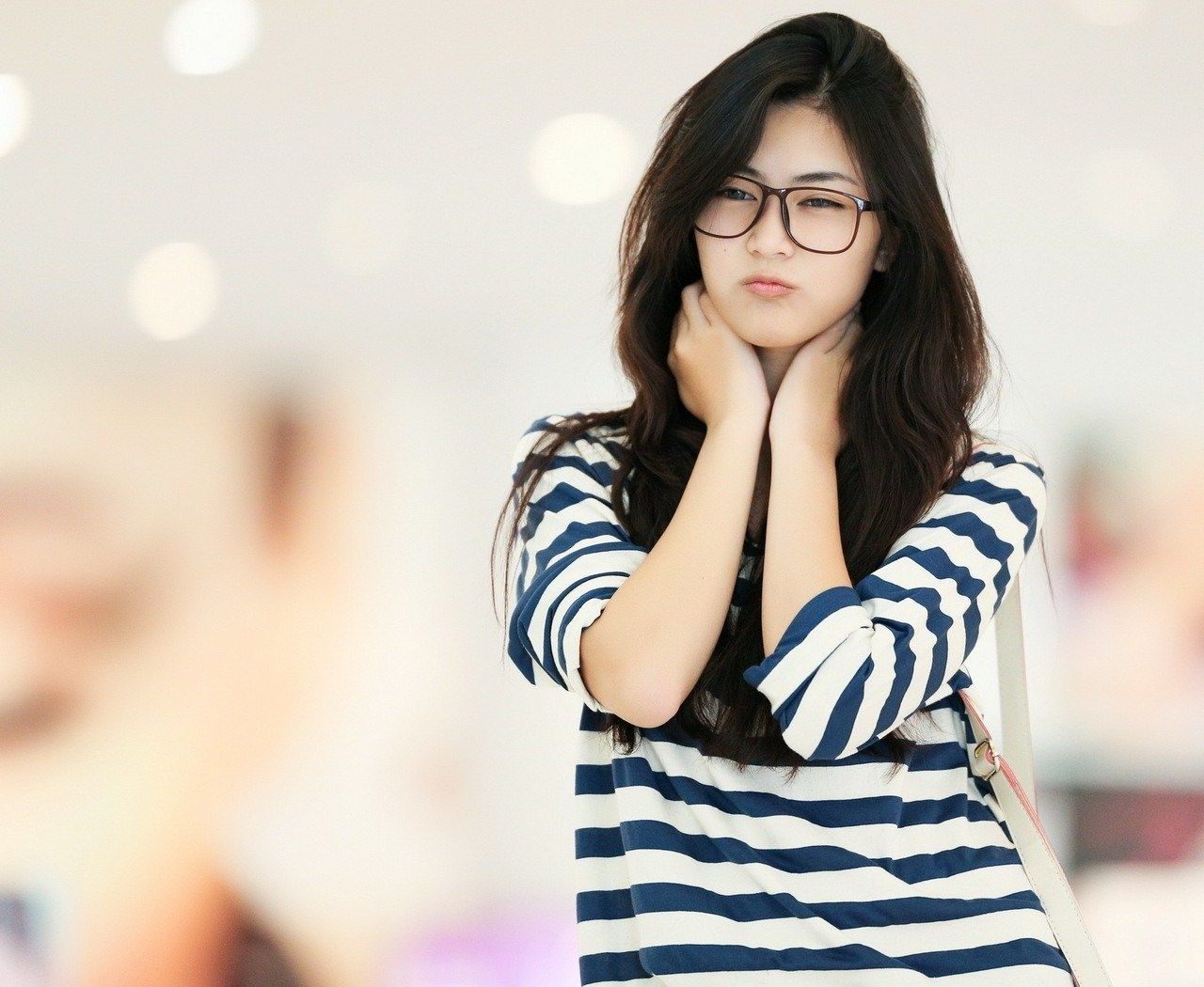 Cute Girl With Spectacles - 1280x1050 Wallpaper - teahub.io