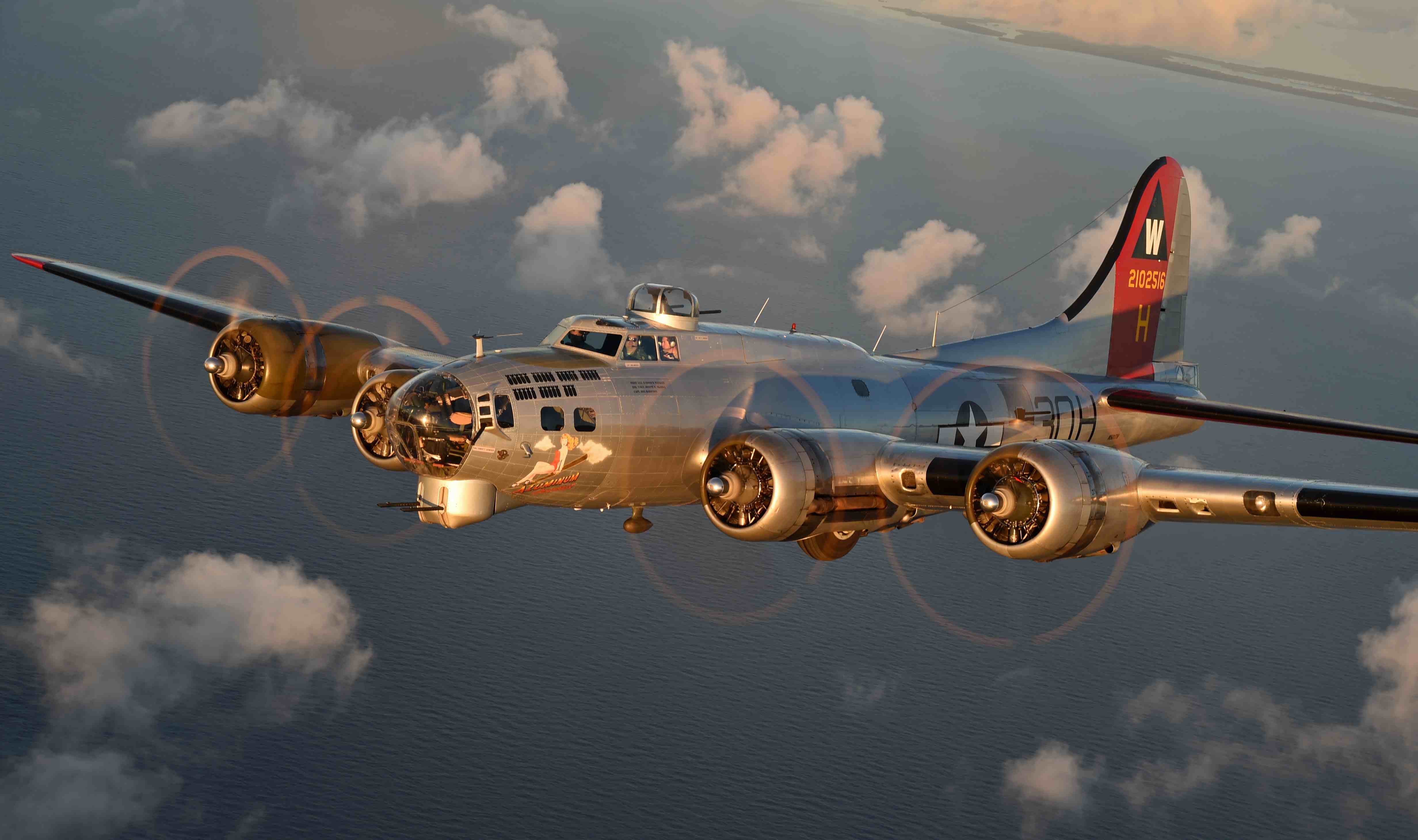 B 17 Aluminum Overcast - 4928x2920 Wallpaper - teahub.io