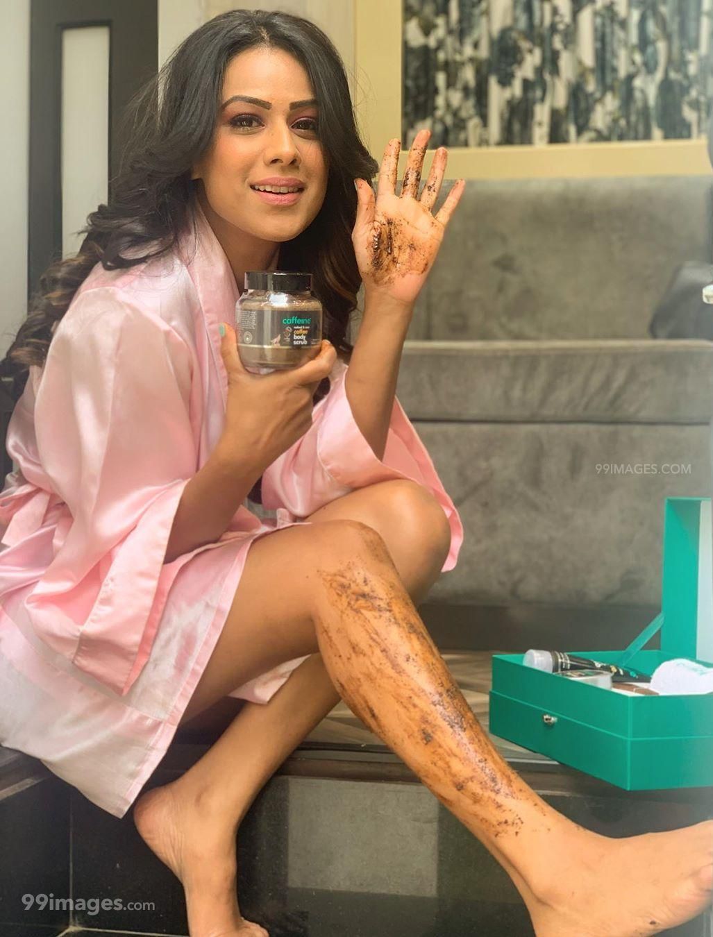 Nia Sharma Cute Hd Photos (168555) - Girl - 1027x1350 Wallpaper - teahub.io