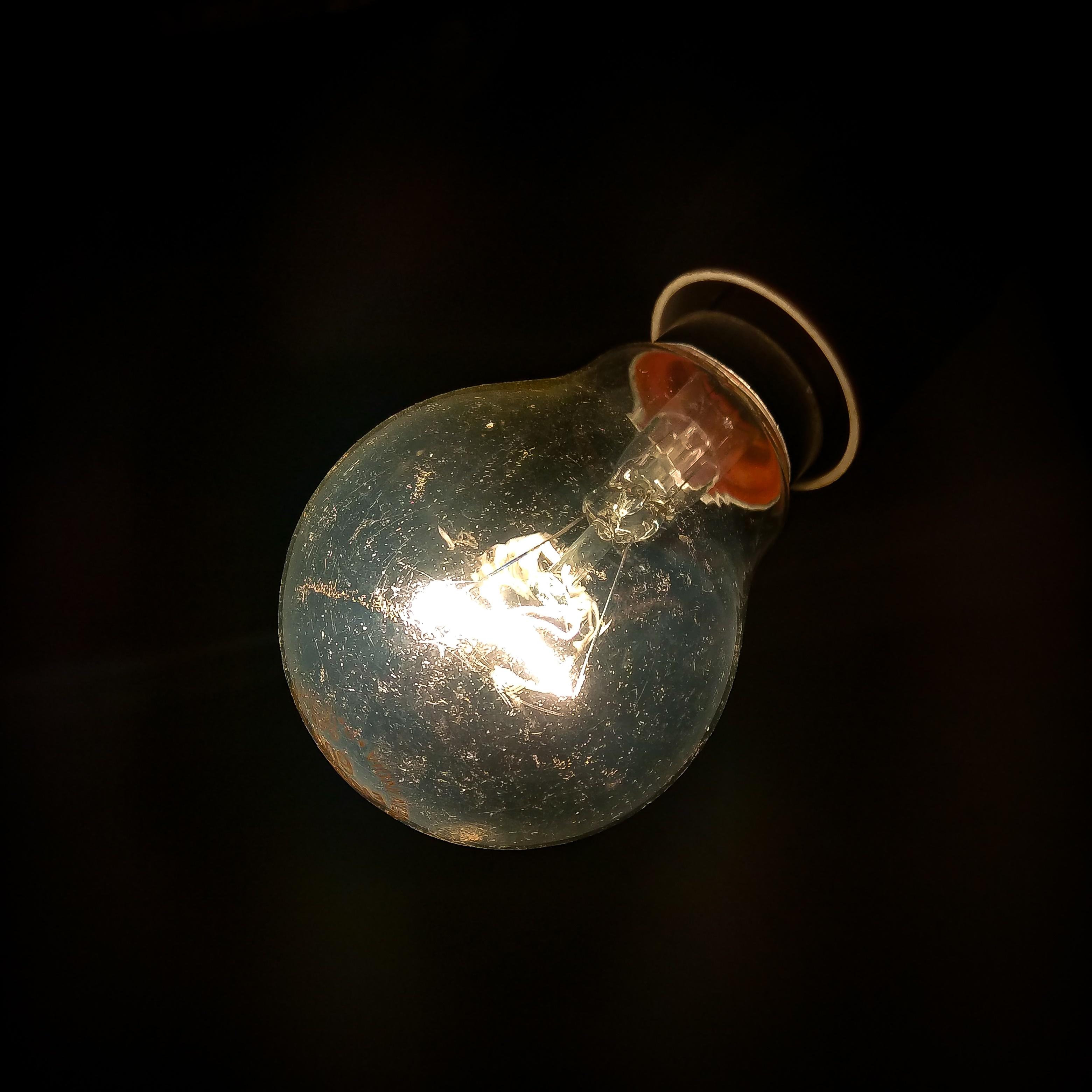 Incandescent Light Bulb - 3120x3120 Wallpaper - teahub.io