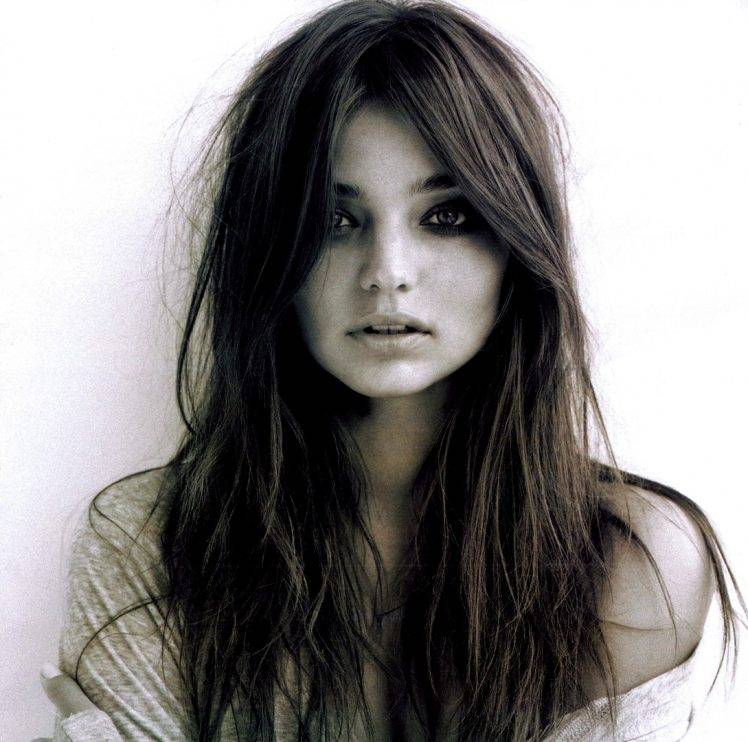 Miranda Kerr Messy Hairstyles 748x742 Wallpaper Teahub Io
