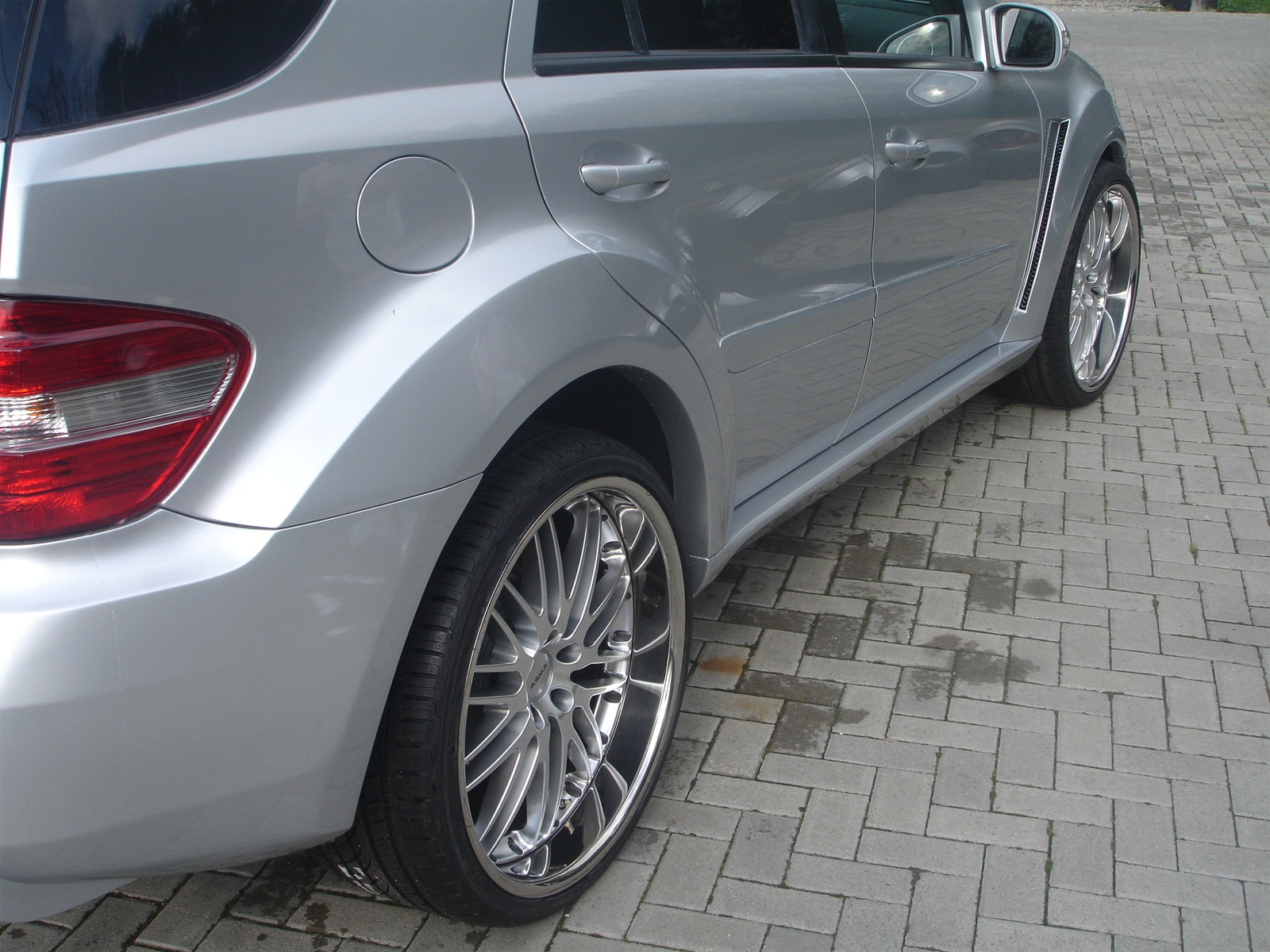 Compact Sport Utility Vehicle - 1600x1200 Wallpaper - teahub.io