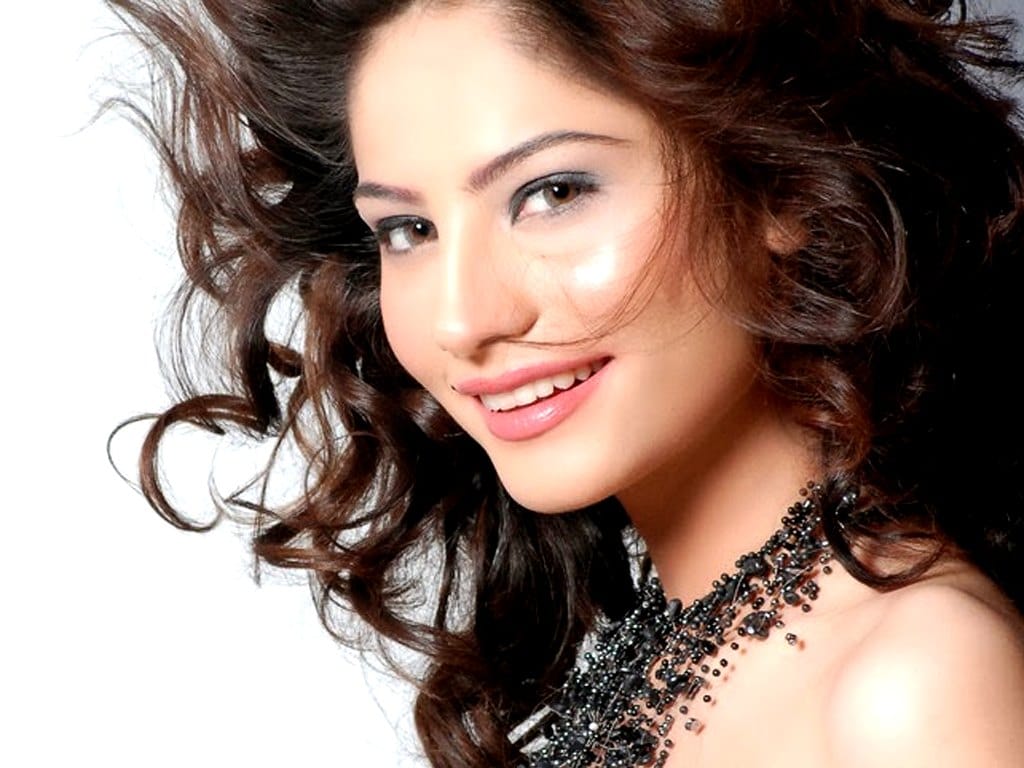 Pakistani Actress Neelam Muneer Wallpapers - Actress Neelam Muneer Dp ...