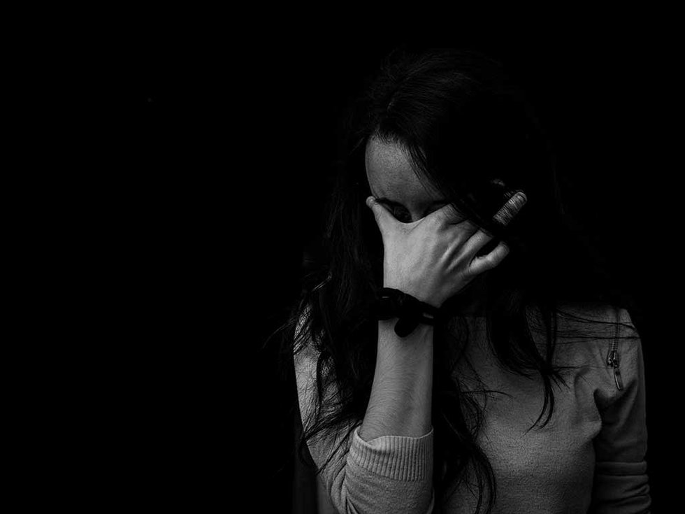 Stress - Inside Crying Girl - 980x735 Wallpaper - teahub.io