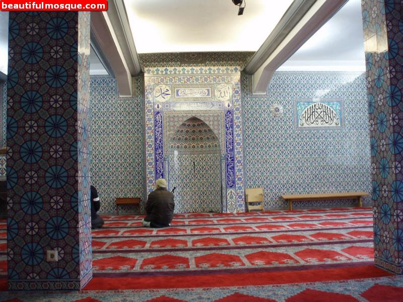 Images For Lisbon Mosque - Beten In Der Moschee - 800x600 Wallpaper ...