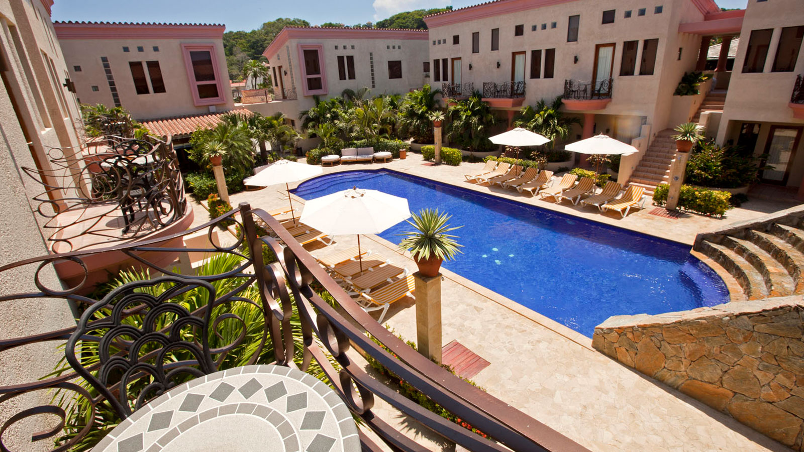 Rainbow Victoria Falls Hotel - Seaside Resort - 1600x900 Wallpaper ...