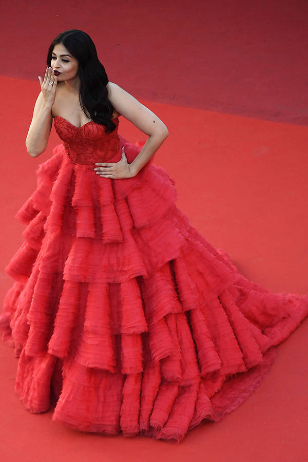 Aishwarya Rai Cannes Back - 600x900 Wallpaper - teahub.io