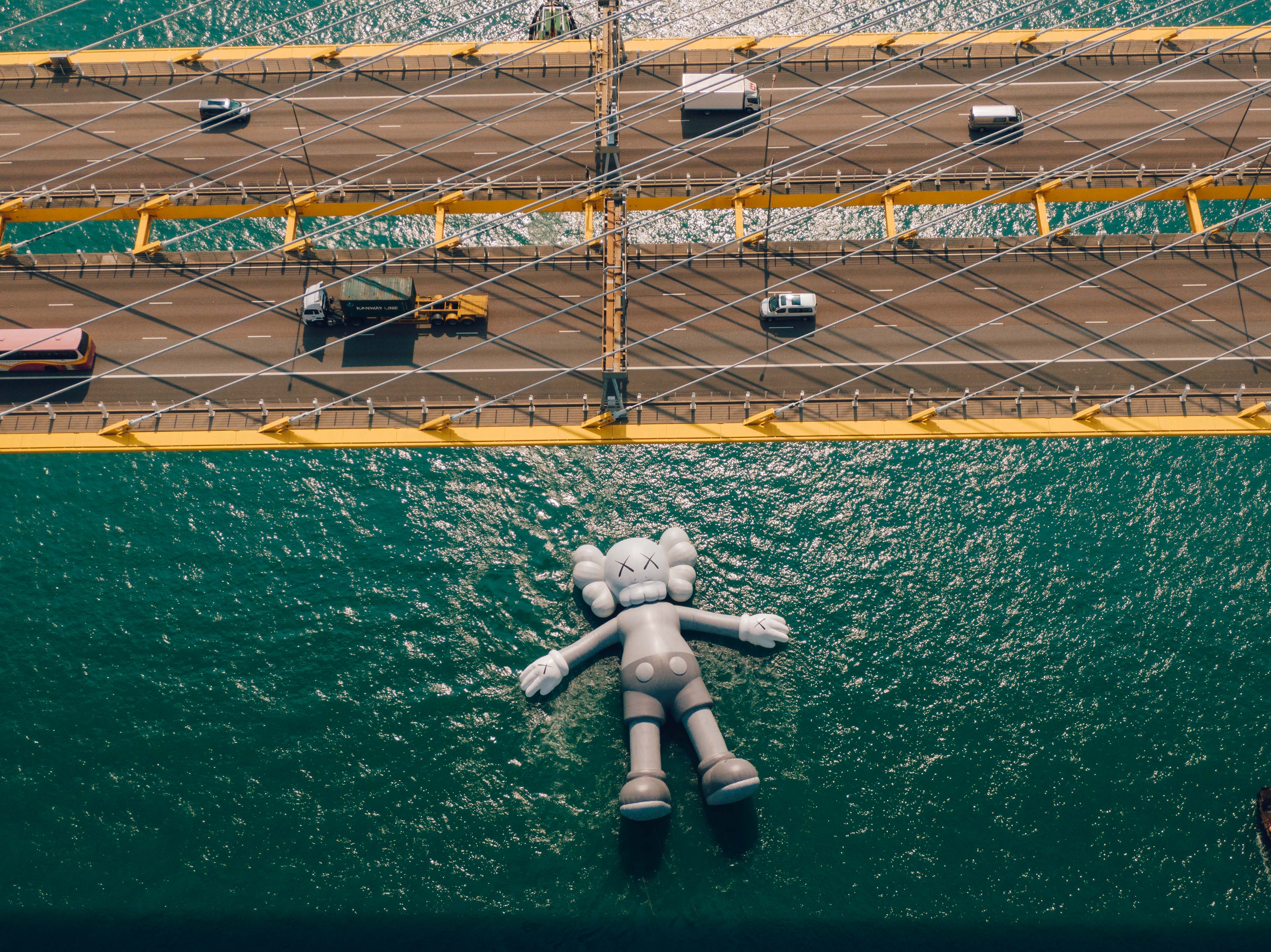 Kaws Floating Hong Kong - 3992x2992 Wallpaper - teahub.io