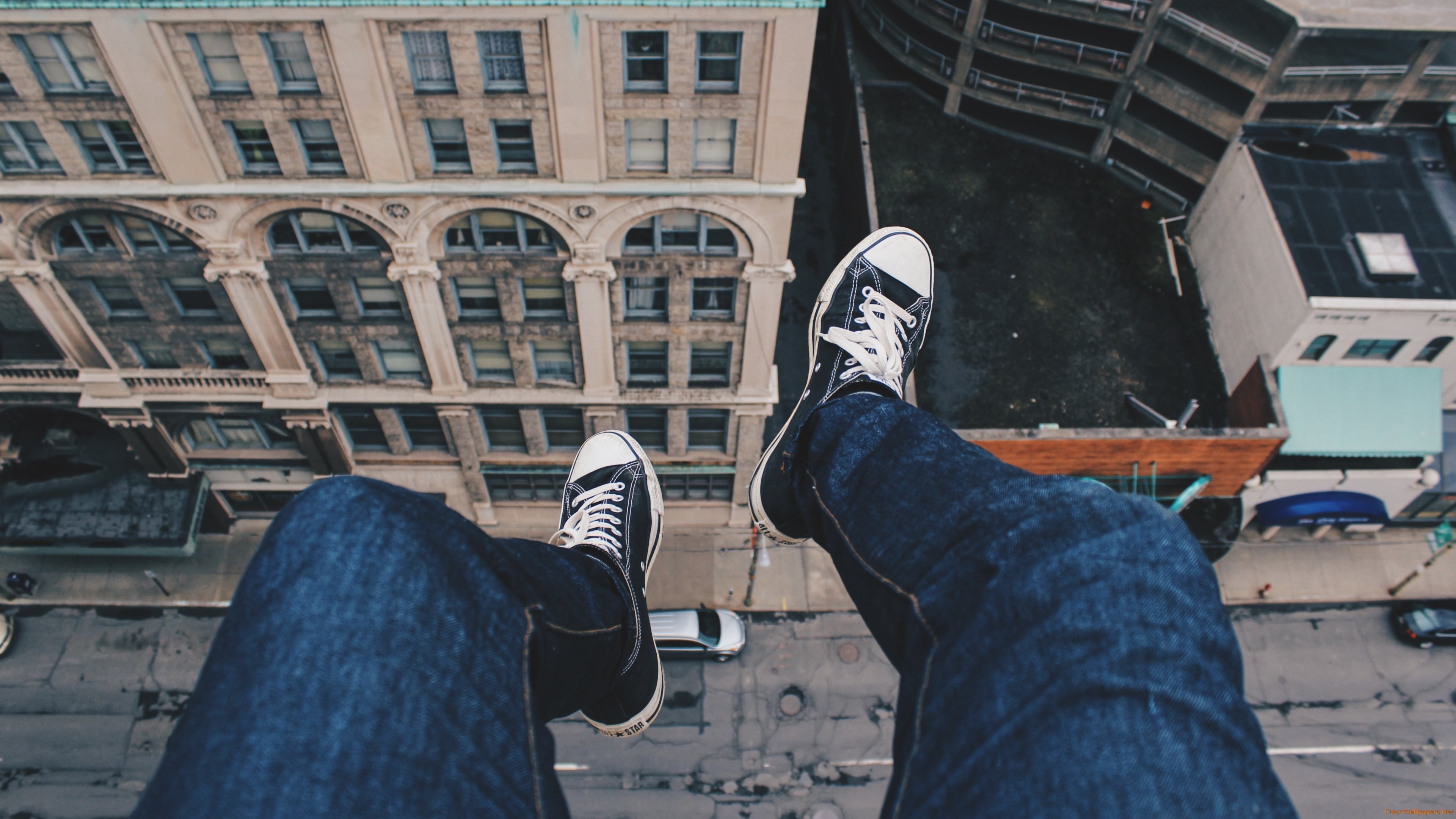 Feet Hanging Off Building - 3840x2160 Wallpaper - teahub.io
