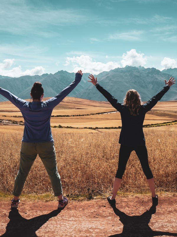 Friends, Freedom, Field, Mountains, Back View - Friendship - 600x800 ...