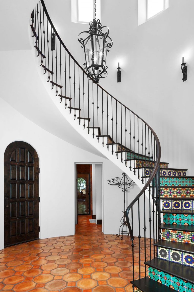 Iron Railing Mediterranean Style - 768x1152 Wallpaper - teahub.io