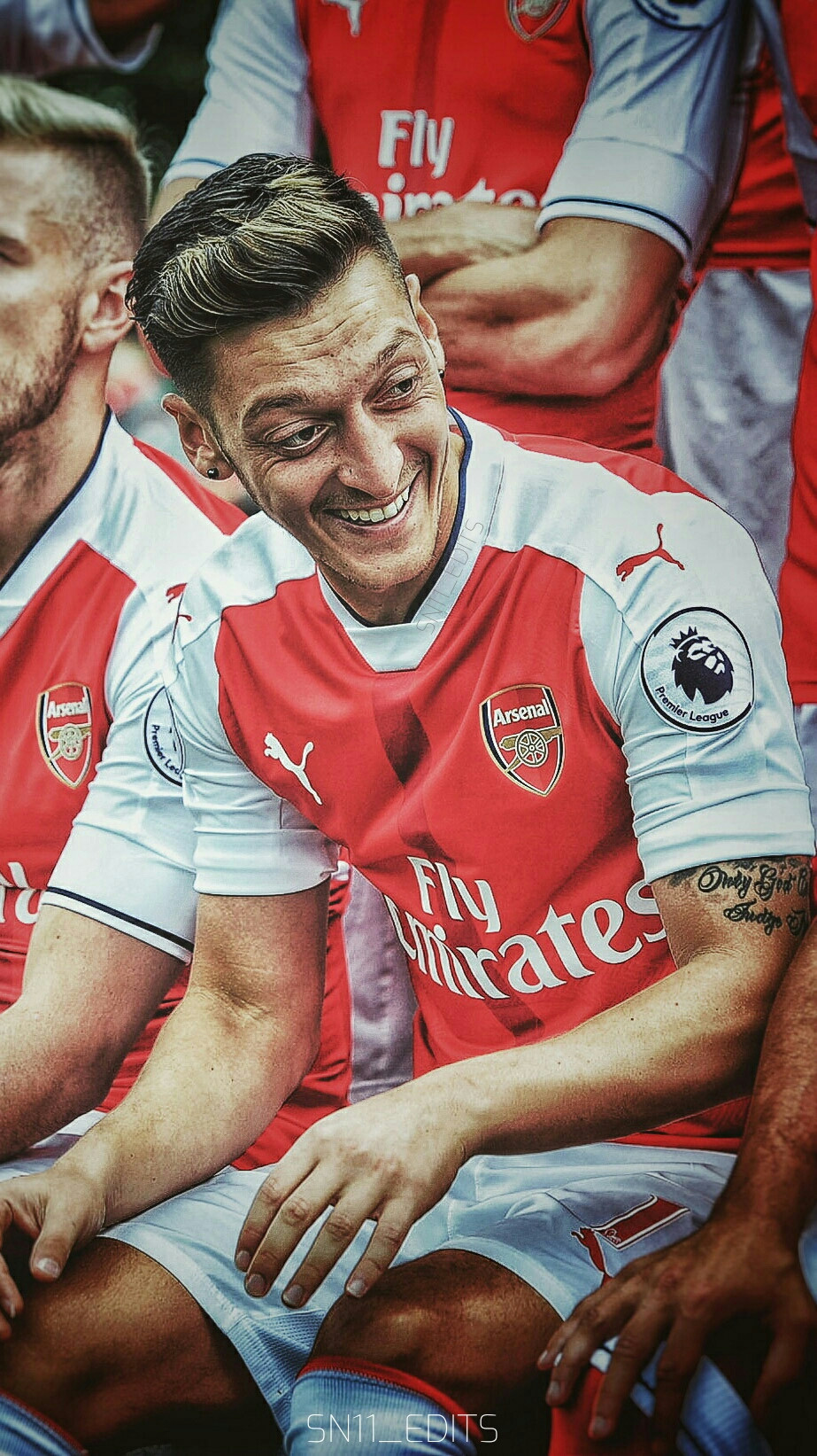 Arsenal New Kit 2012 - 923x1643 Wallpaper - teahub.io